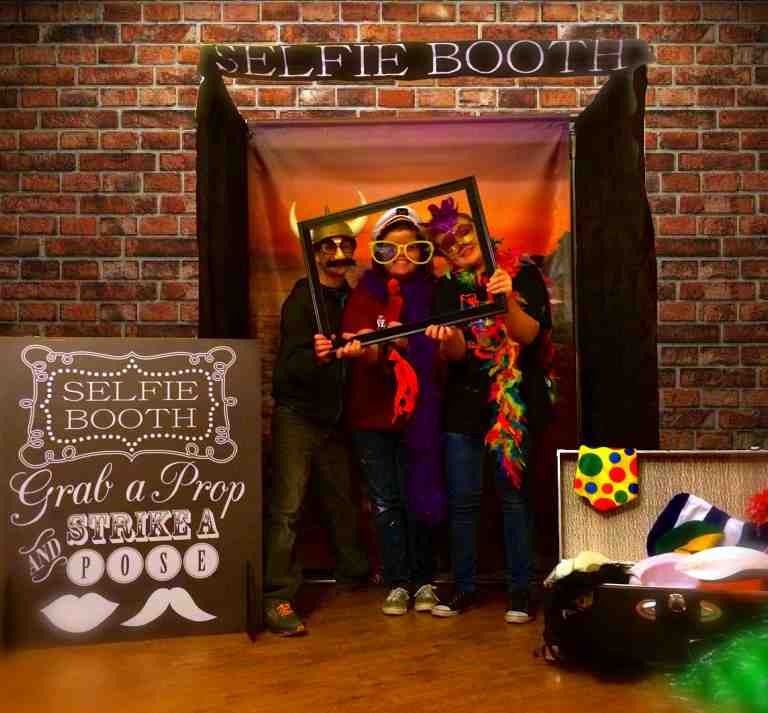 Event Photo Booths - Ideas, Tips and Tricks To Make Them Engaging