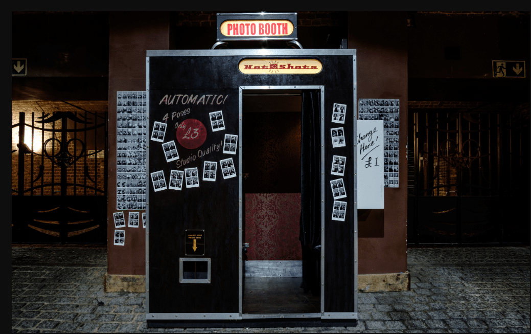 21 Unique Trade Show Booth Ideas To Attract Visitor [2025]