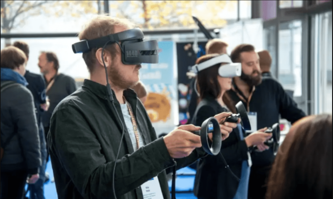 21 Unique Trade Show Booth Ideas To Attract Visitor [2025]